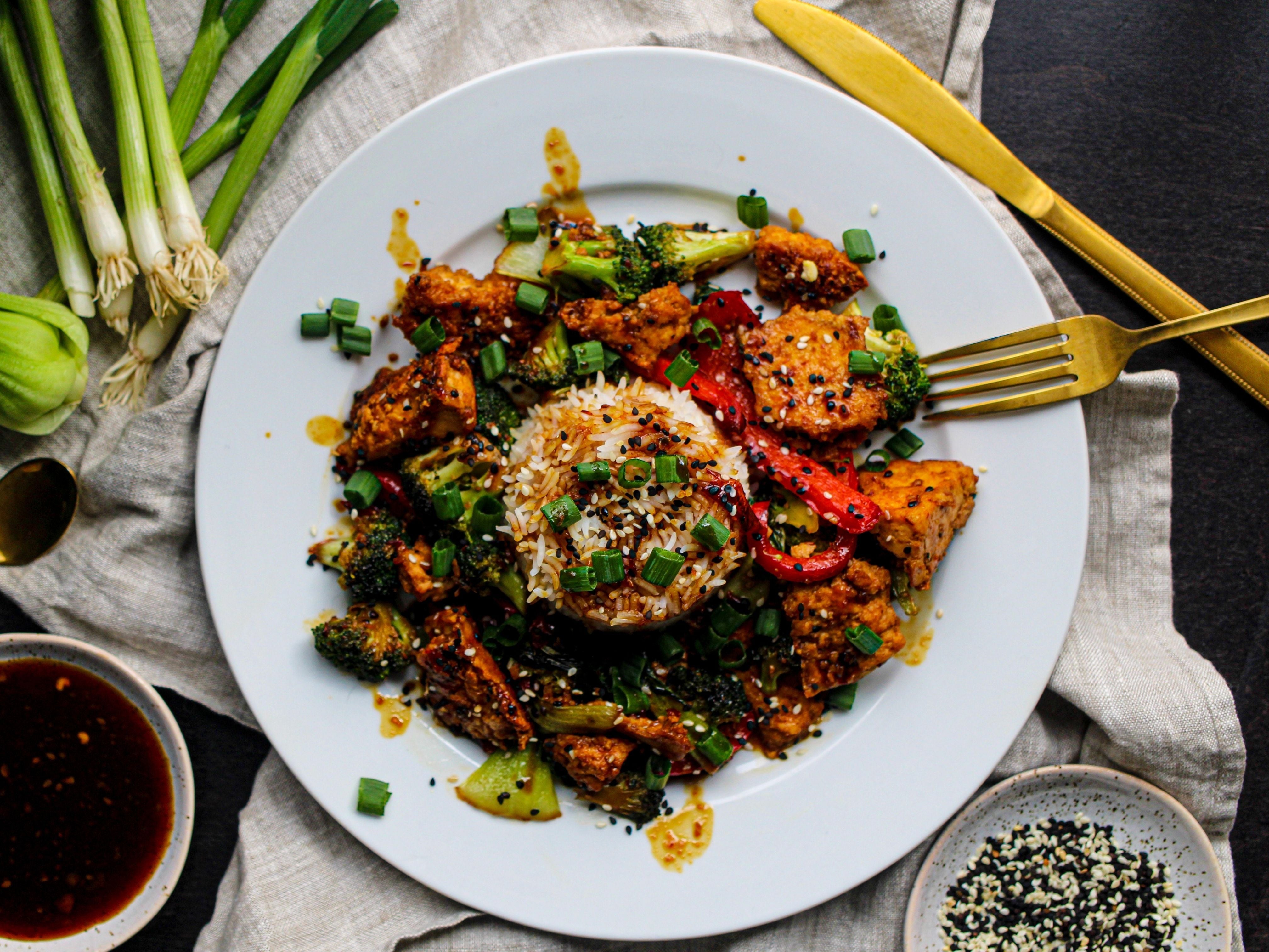 Sweet & Sticky Tofu Rice Plate – Crisper